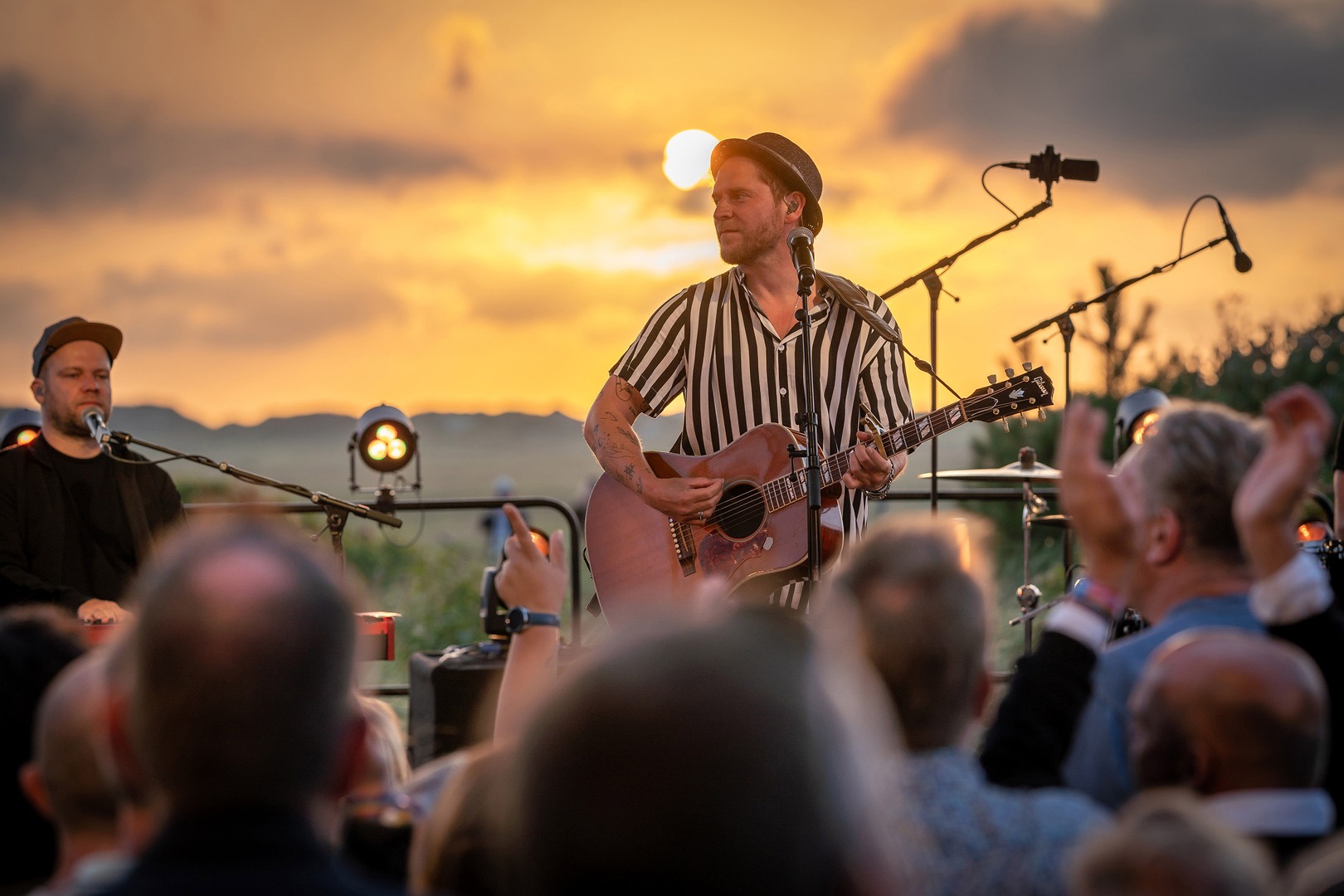 StrandGut Sessions 2023 mit Johannes Oerding, Revelle, Joshua Patron ...