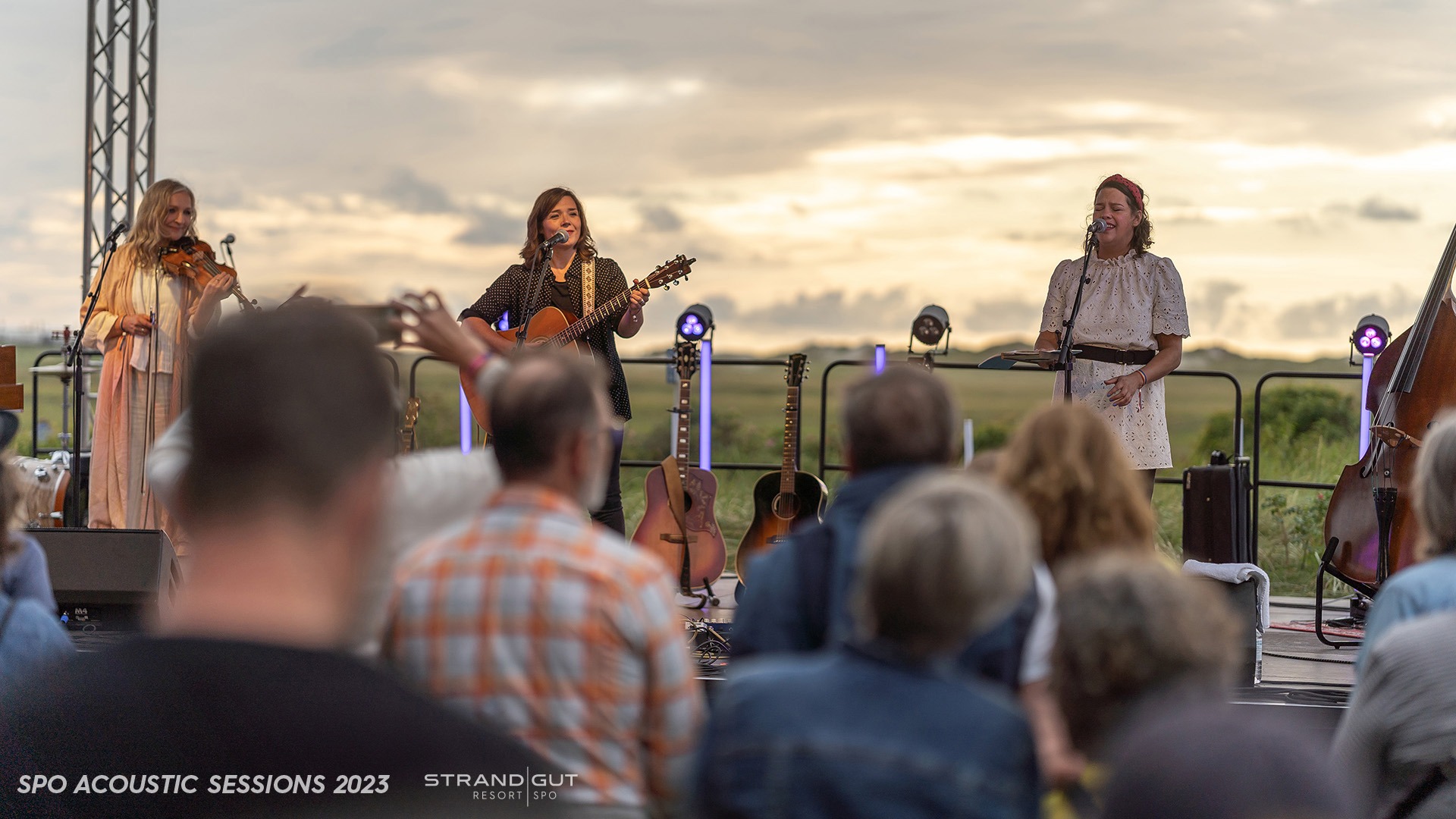 StrandGut Sessions 2023 mit Johannes Oerding, Revelle, Joshua Patron ...