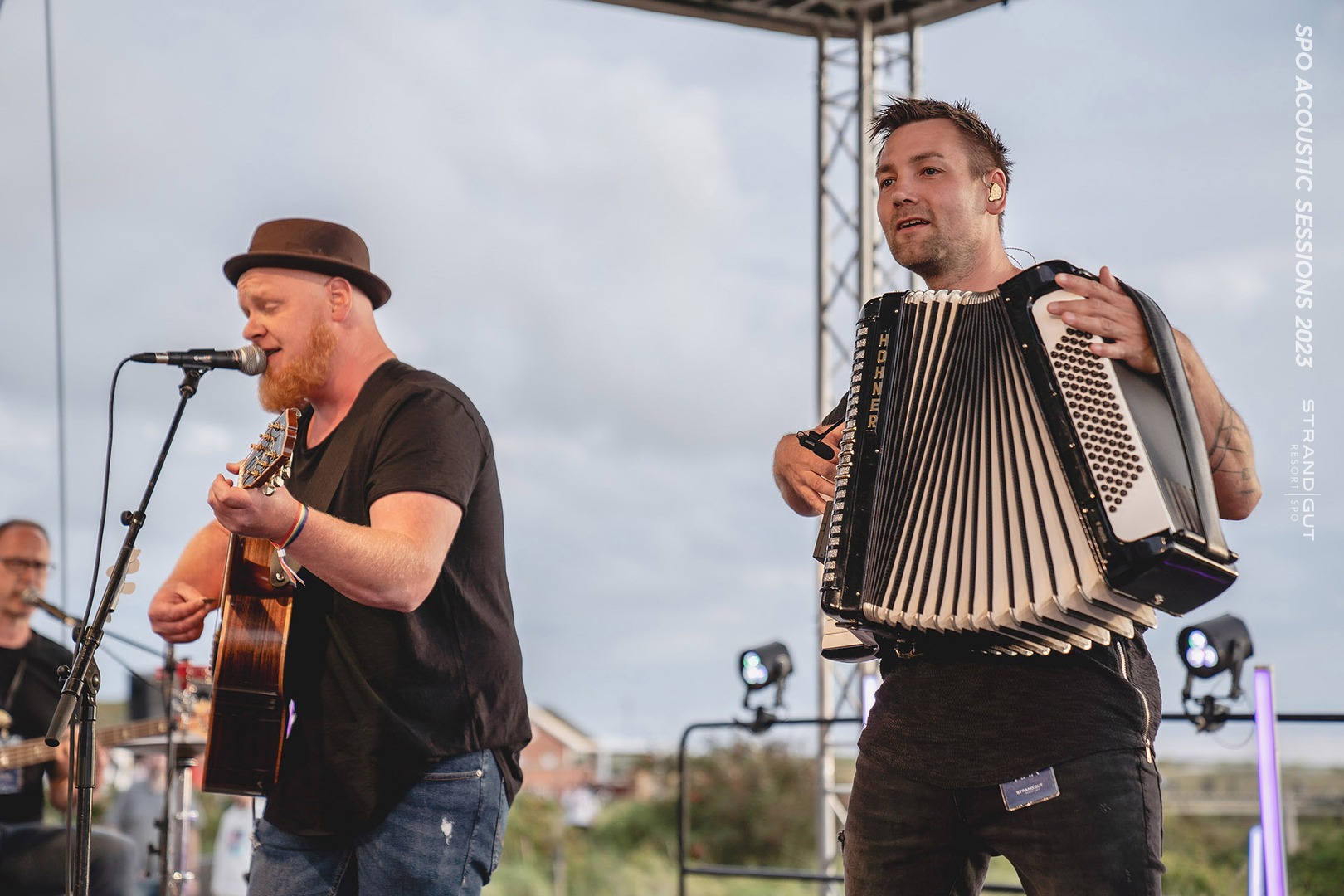 StrandGut Sessions 2023 mit Johannes Oerding, Revelle, Joshua Patron ...