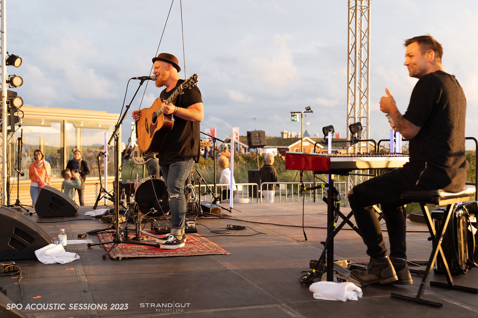 StrandGut Sessions 2023 mit Johannes Oerding, Revelle, Joshua Patron ...