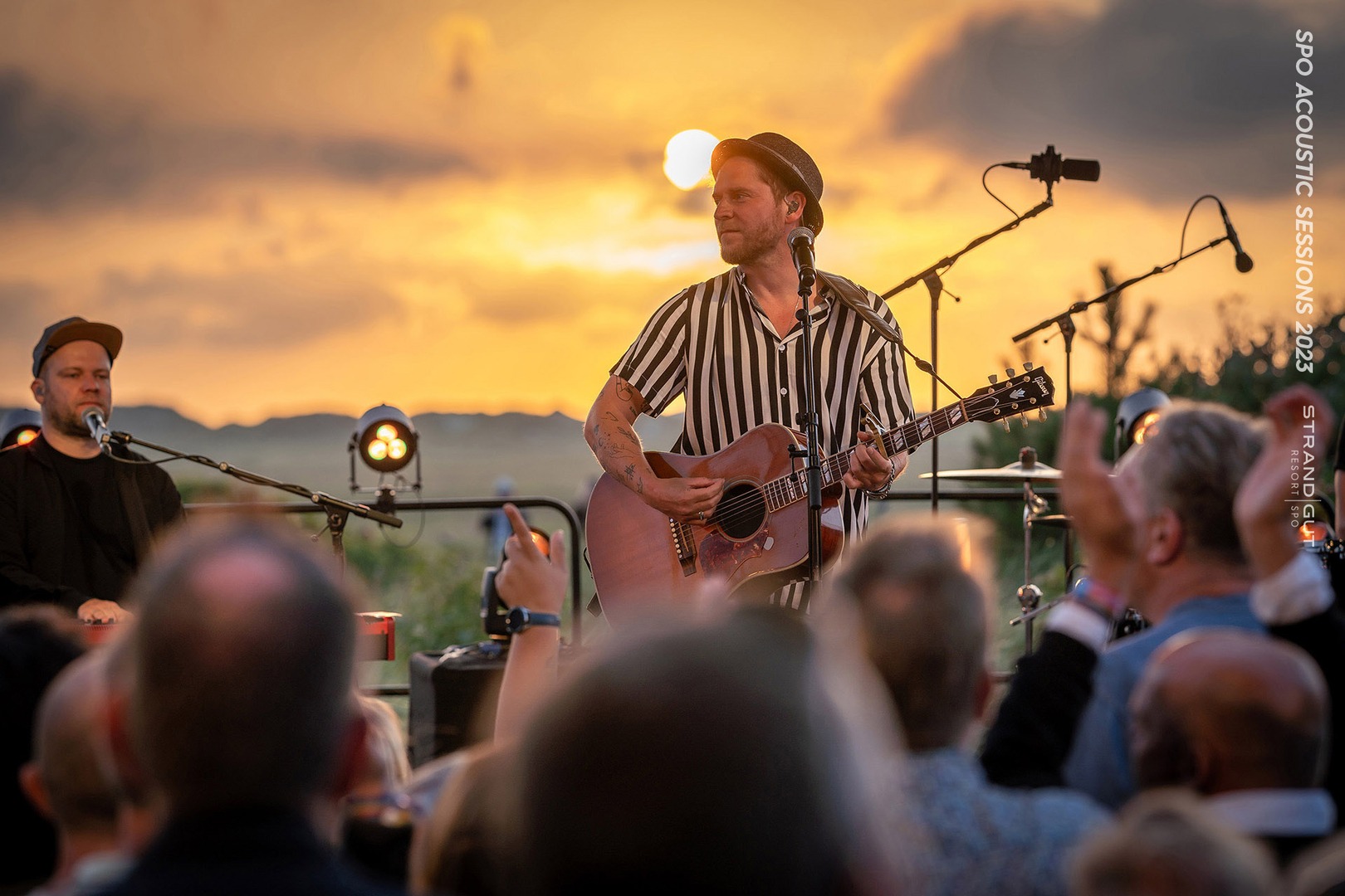 StrandGut Sessions 2023 mit Johannes Oerding, Revelle, Joshua Patron ...