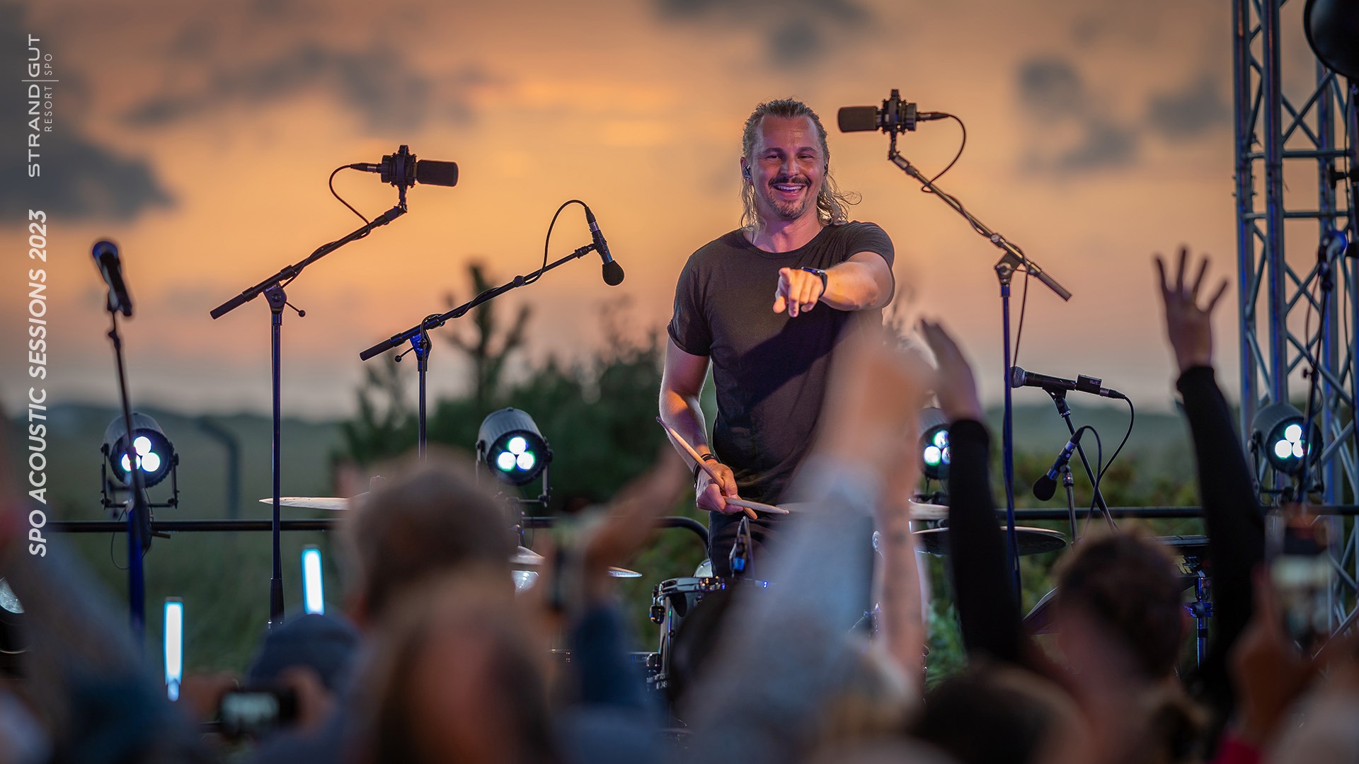 StrandGut Sessions 2023 mit Johannes Oerding, Revelle, Joshua Patron ...